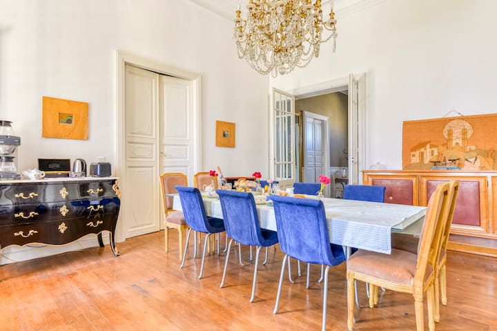 Château Traviata Guest House/chambre D'hôte - Pézenas