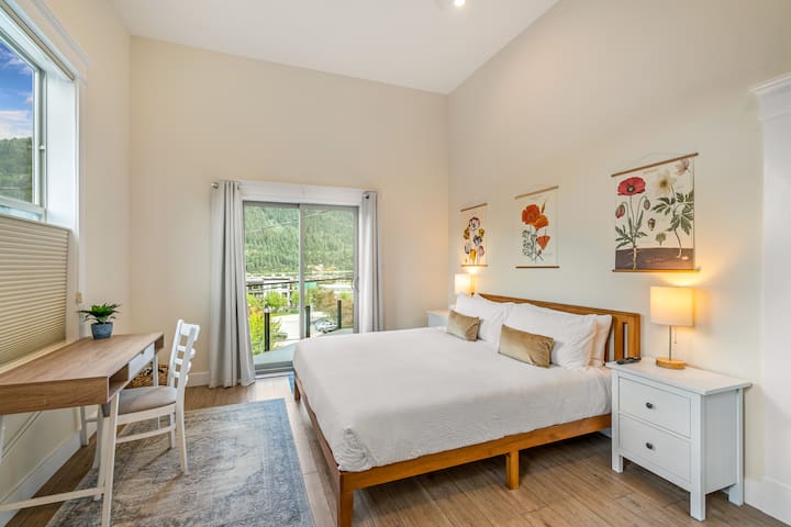 Downtown Luxury King Studio With Private Balcony - Nelson