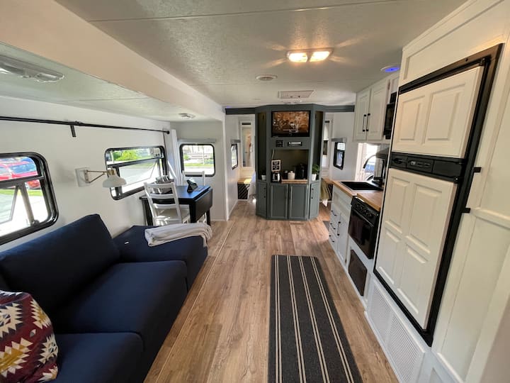 Stylish Rv Facing Lovely Garden! Wi-fi! - Langley