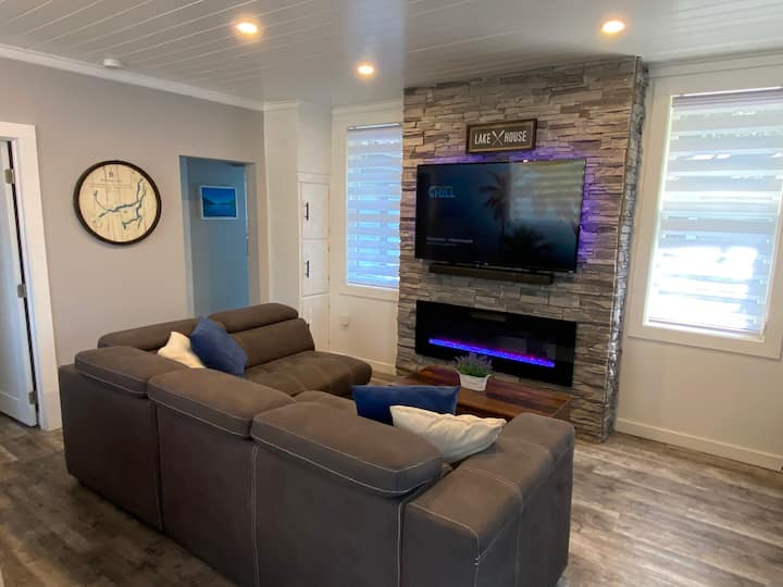 The Sicamous Cabin At Shuswap Lake - Sicamous