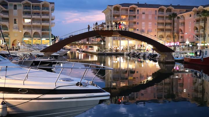 T2 Port Frejus Vue Sur Le Canal - Fréjus
