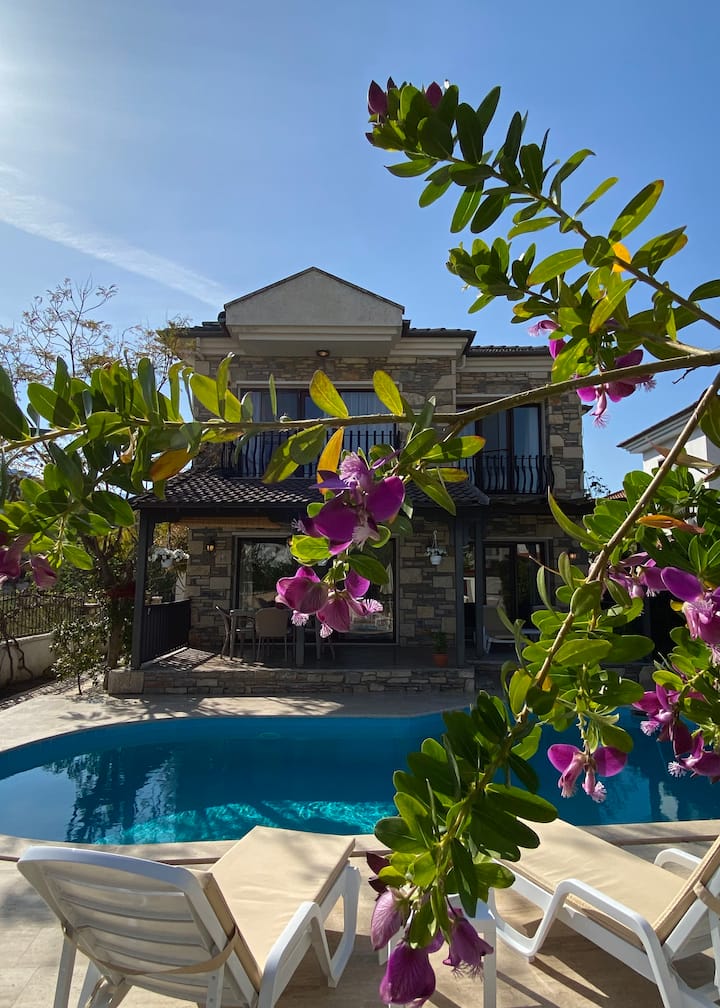 Villa With Private Pool In The Center Of Dalyan - Dalyan