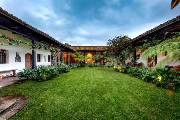 Centrally-located 17th Century Gem - San Lucas Sacatepéquez