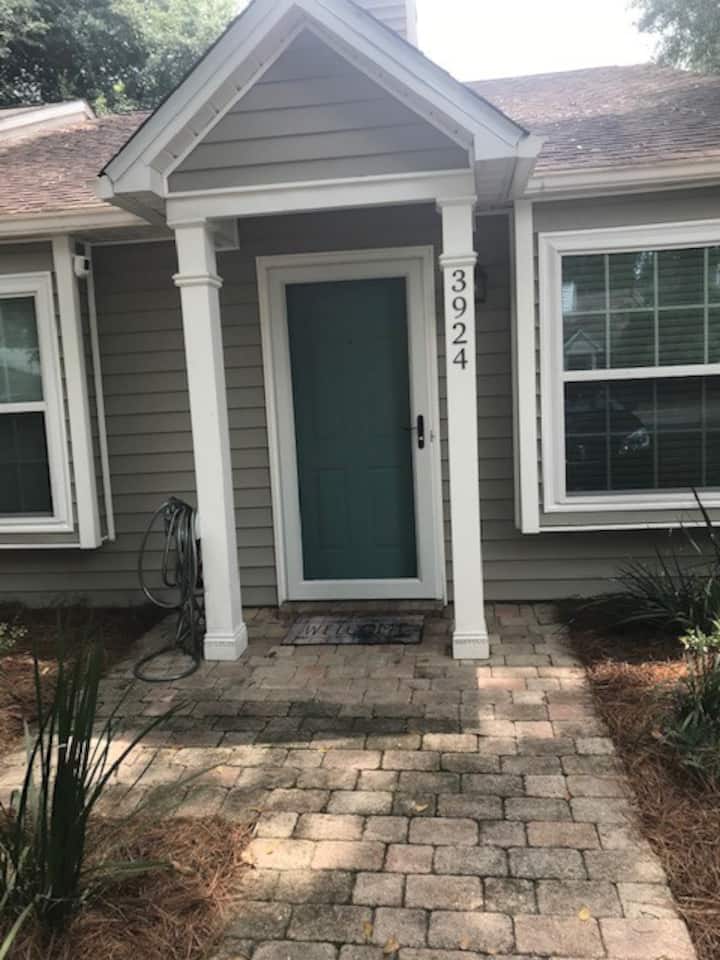Very Clean Room With Private Entrance - Tallahassee, FL