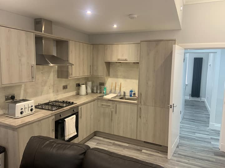 Central Brand New 2 Bed Flat In Town Centre - Falkirk