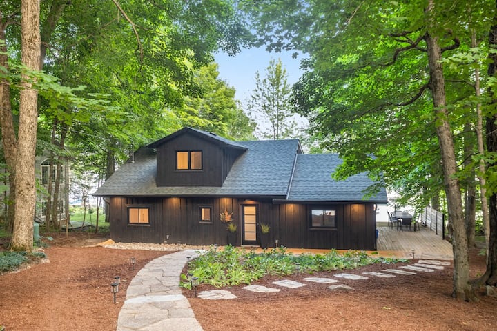 Beautiful Waterfront Cottage On Wood Lake - Bracebridge