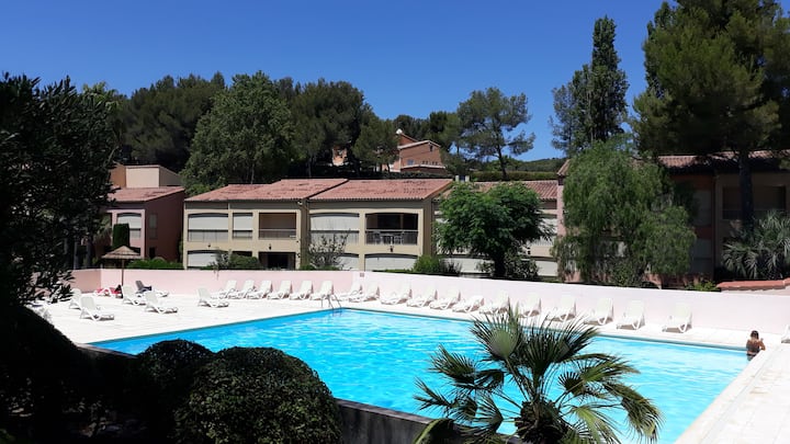 Sanary / Bandol T2 Piscine / Proche Plage - Le Castellet
