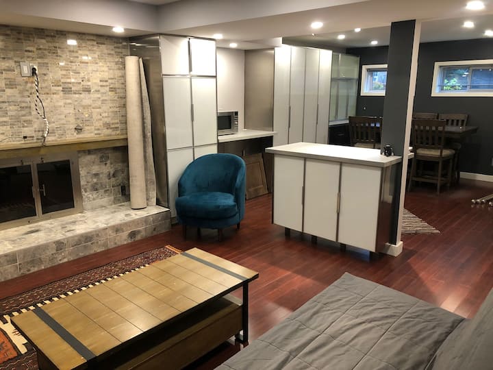 Feel Home In A Gorgeous Basement + A Small Bedroom - Dorval