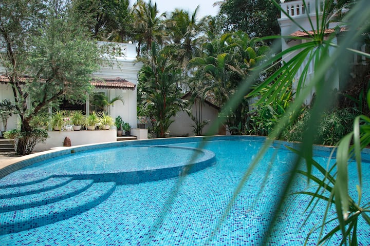 Luxurious 4bhk Villa In Candolim - Goa