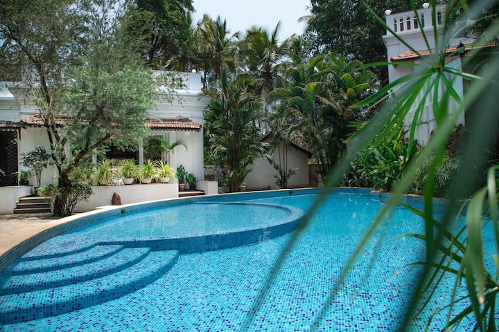 Luxurious 4bhk Villa In Candolim - Goa