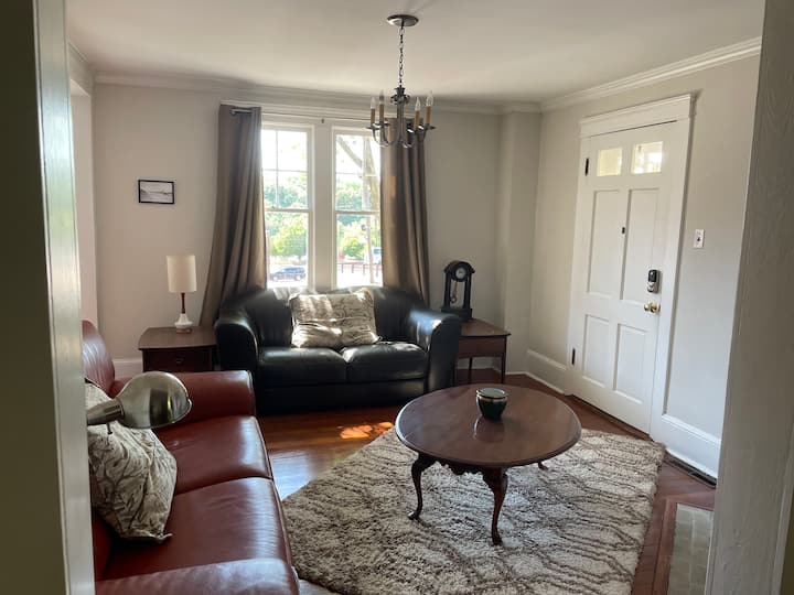 Renovated Duplex In Historic Old Salem Home - Winston-Salem, NC