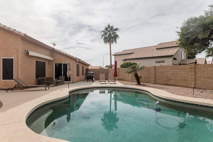 Nice & Relaxing Three Bedroom With A Heated Pool - Mesa, AZ