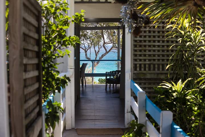 Cylinder Beach House - North Stradbroke Island