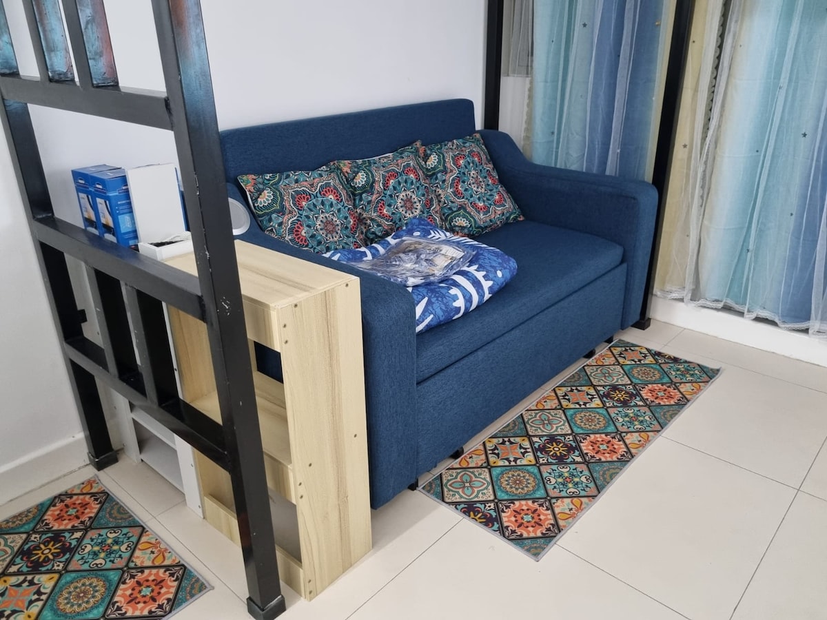 Staycation Studio Unit @The ResidencesCommonwealth - Condominiums for ...