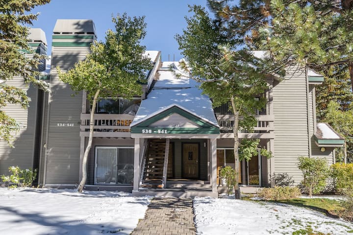 Luxury Snowcreek Iv 2 Bd/2ba + Huge Loft Upgraded Condo - Mammoth Lakes, CA