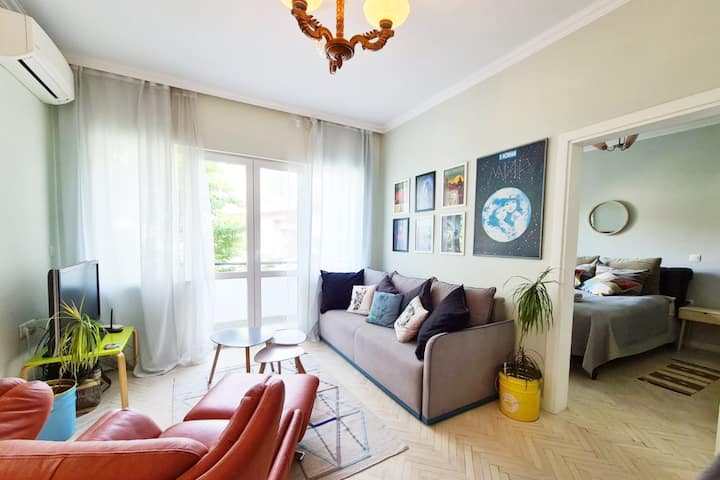 Bright And Spacious Downtown Flat For 5 Guests - Varna
