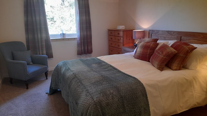 Otter's Retreat 
Bed And Breakfast Apartment For 2 - Skye