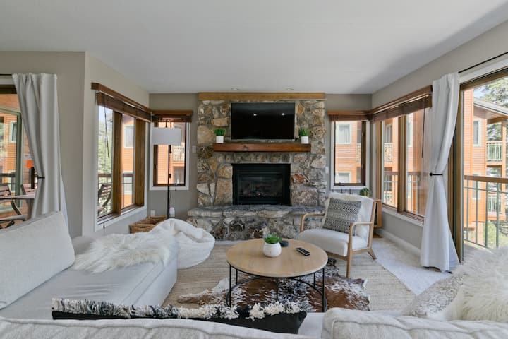 Walk To Canyon Lodge. Bright, Comfy, Dog Friendly - Mammoth Lakes