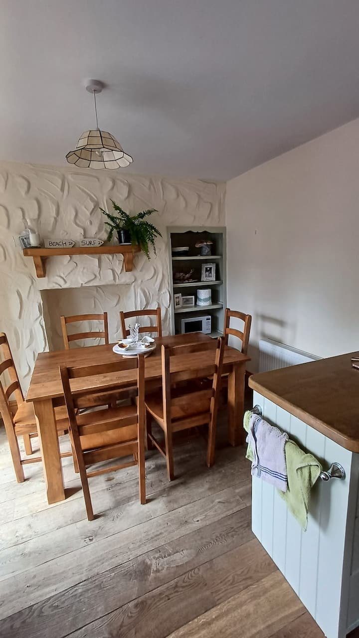 Warm Cosy Room - Oranmore