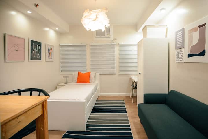 Modern & Cozy 2bed Studio In Katipunan W/ All Essentials+fast Internet+netflix - Marikina