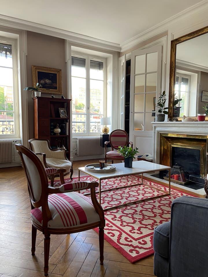 Charmant Appartement Familial Cœur Du Vieux-lyon - Lione