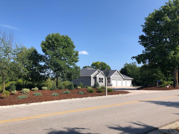 Glacier Ridge Estate - Next To Road America! - Elkhart Lake, WI