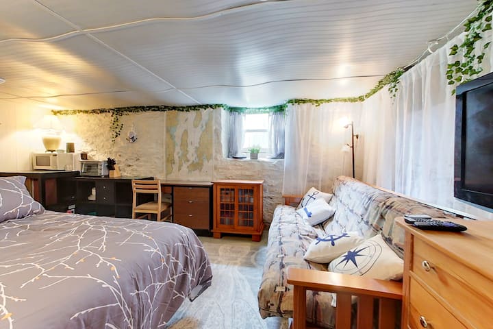 The String Light Studio | Walk To Broadway Bars! - Newport, RI