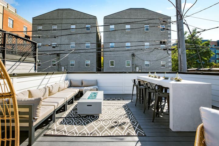 Private Roof Perfect For Large Groups! Parking! - Chicago, IL