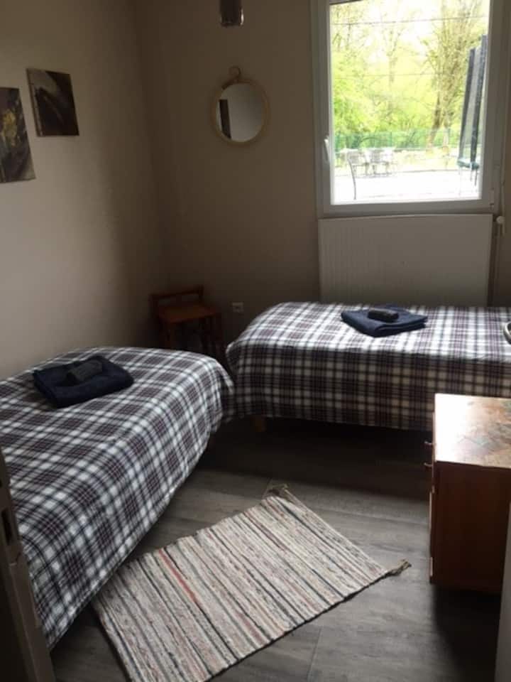 Chambre Au Calme  En Pleine  Forêt Avec  Chevaux - Aulnoye-Aymeries