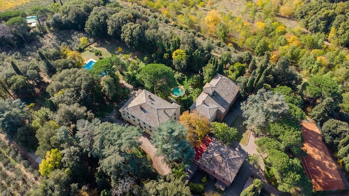 Villa Castelletto - Wedding Venue with 40 Sleeps - Villas for Rent in ...