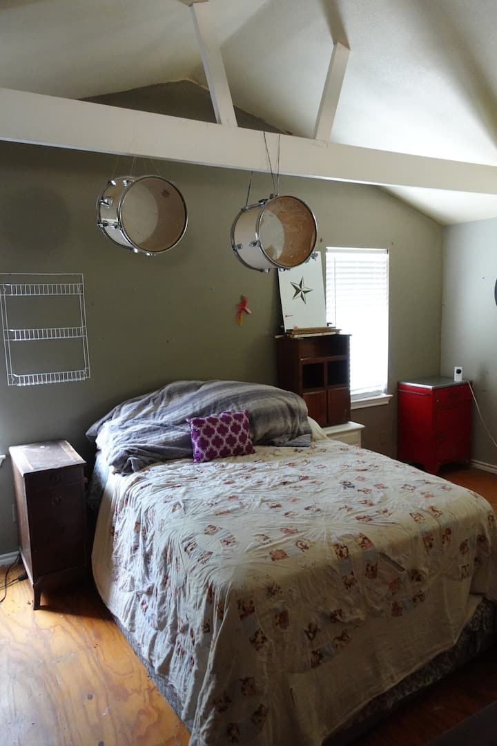Bedroom In The Austinspring.com Lodge - Cedar Creek, TX