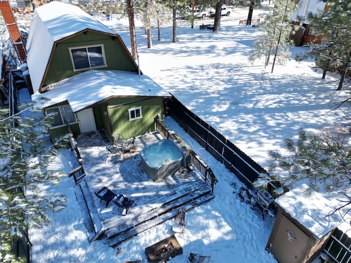 Hot Tub, Firepit, Dog Friendly, 2-min Walk To Hike - Big Bear, CA