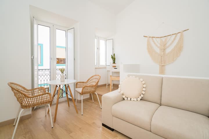Casinha Branca B - 1st Floor Apt, Lagos Old Town - Lagos