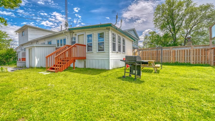 Waterfront Fish And Rest Cottage 10 - Fenelon Falls