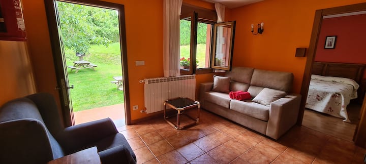Cabrales En Carreña,  Picos De Europa,  4+1 Pax. - Cabrales
