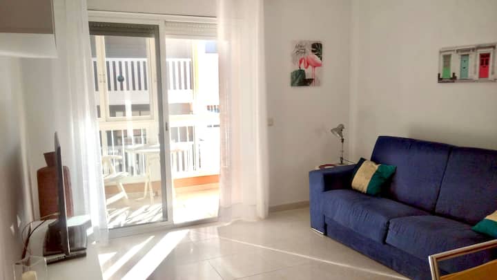 Apartamento En La Playa, Tranquilo Y Con Servicios - Peniscola