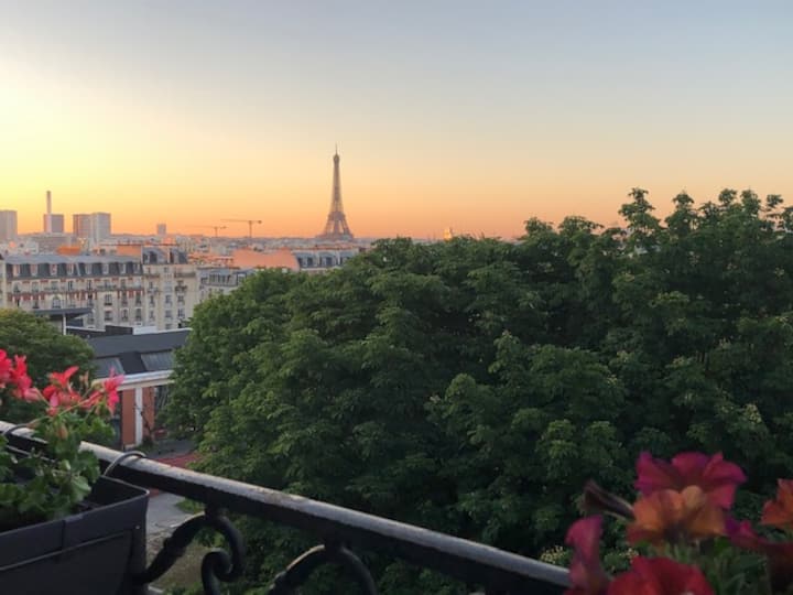 Bel Appartement  Avec Balcon Vue Tour Eiffel - Paris