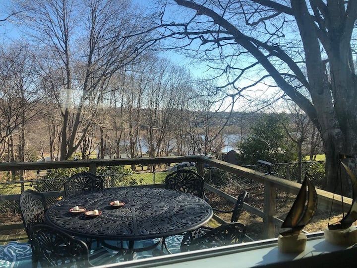 Relaxing Getaway1 Mile From Beach Or Downtown - Newport, RI