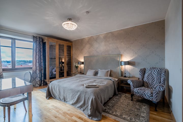 Domillion 2bdr Old Town Apt W Views, Parking A127 - 빌뉴스
