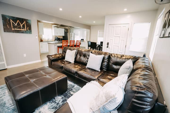 Inglewood Oasis Gated Parking 1.5 Miles From Sofi - Culver City, CA