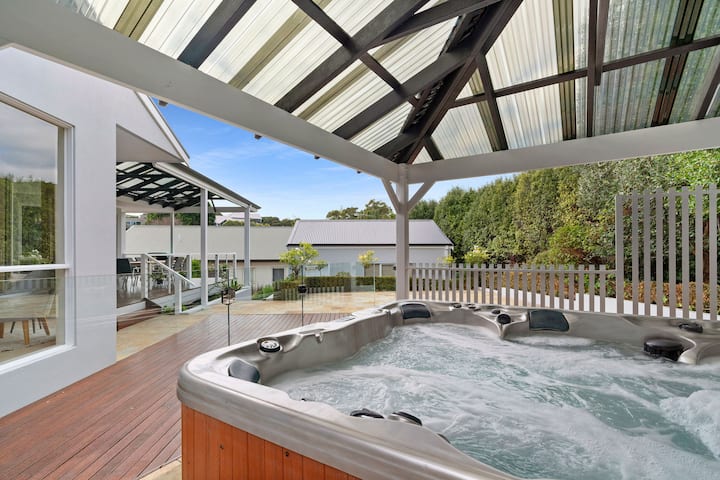 Immaculate Beach Home With Spa And Alfresco Area (Sleeps 9) - Sorrento