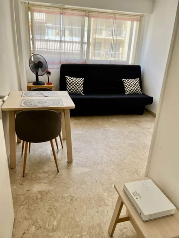 Confortable Studio 5 Mn Des Plages De Sable Fin - Juan-les-Pins