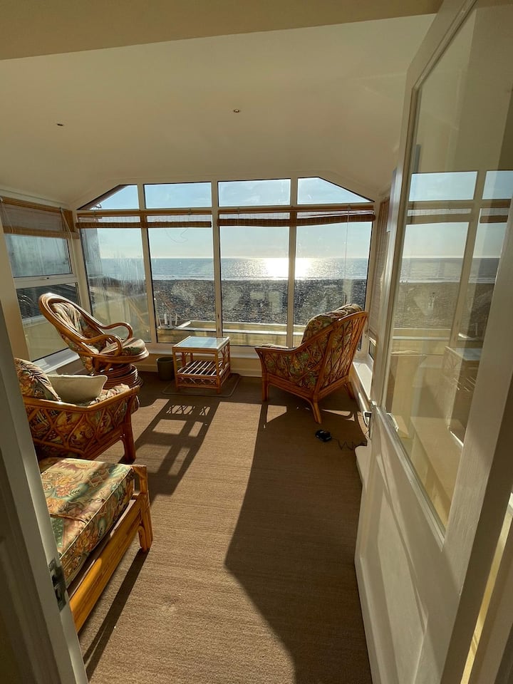 4-bedroom Beach Cottage - Borth