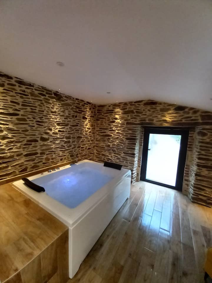 Gîte "Ti- Feurm Koz"
Plain Pied Au Calme. - Lac de Guerlédan