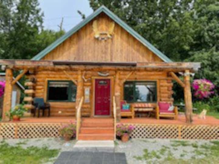 Arkose Ridge Log Cabin In Quiet Setting With View. - Alaska