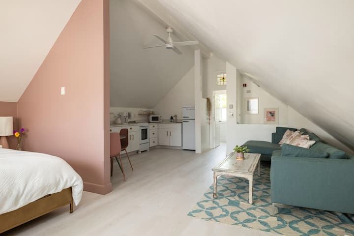 The Carriage Loft On 7th Street - Petaluma, CA