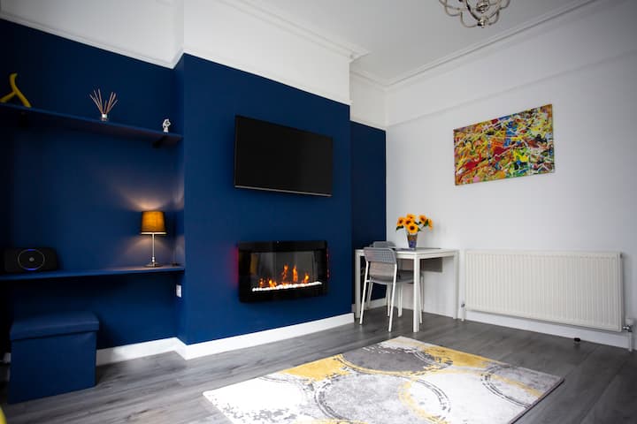 Sunflower - Westcliff Apartments - Southend-on-Sea