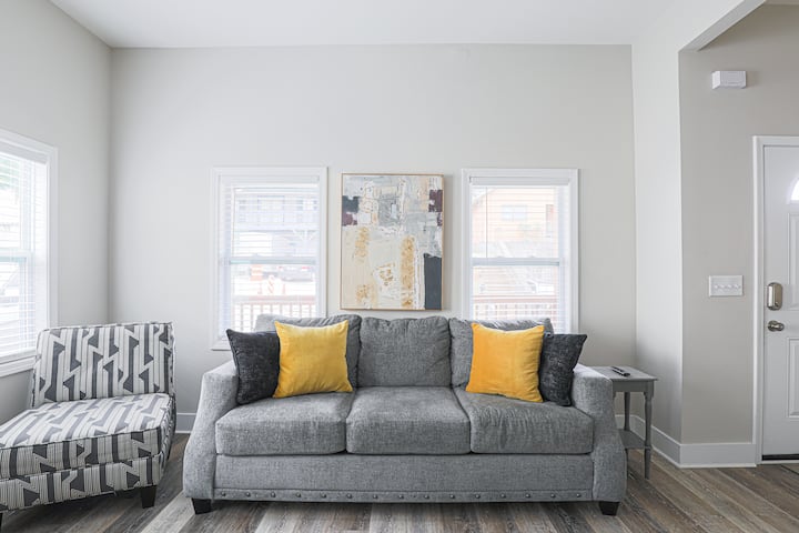 Work & Play Stay | Sleeps 4 | Walk To Stadium - Atlanta, GA