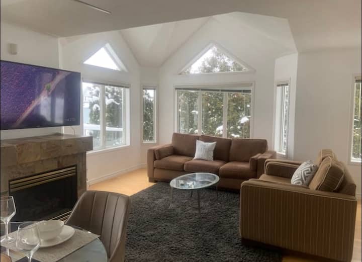 Blue Mountain Retreat On The Water - Collingwood