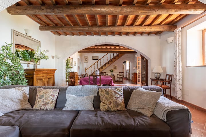 Farmhouse Above Lake Trasimeno - Starlink Wifi - Cortona